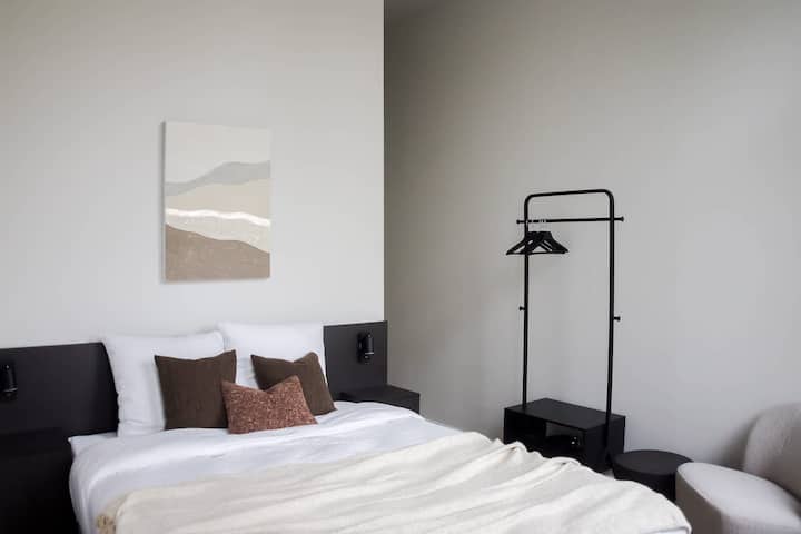 Romy | Stylish Room In Central Antwerp - Zwijndrecht
