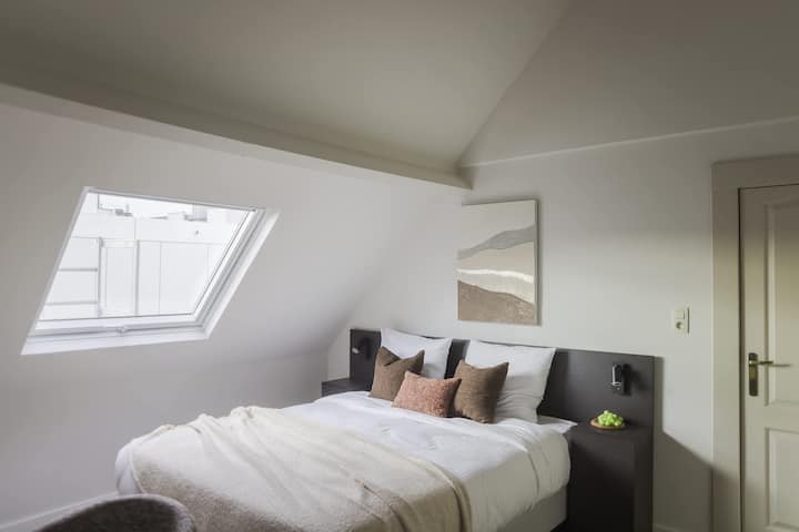 Romy | Charming Attic Double Room - Zwijndrecht