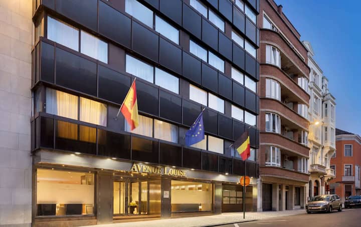 Hotel Avenue Louise | Single Room | Near Metro - Brussels