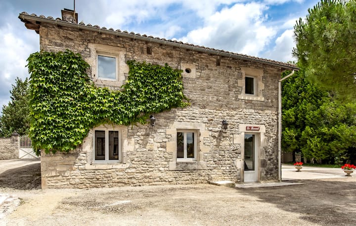Cozy Home In Lonnes With Heated Swimming Pool - Charente