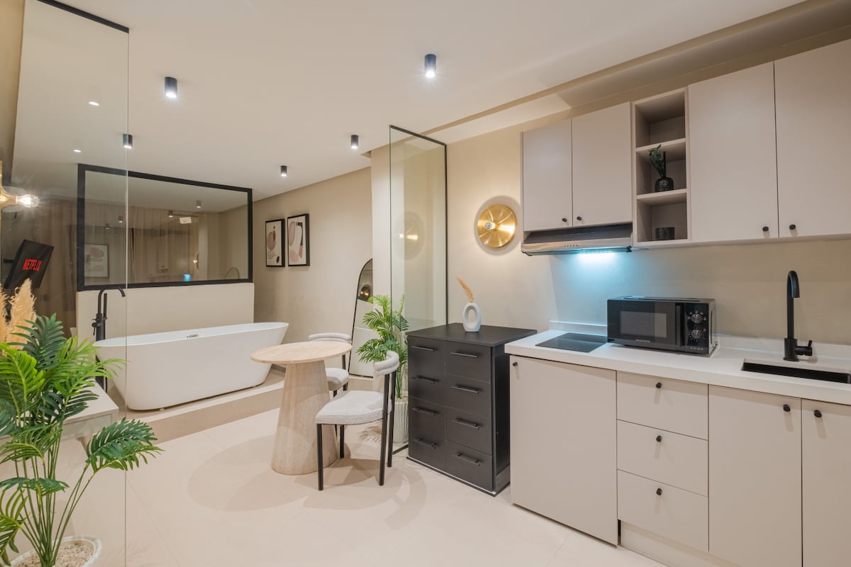 Cozy & modern studio in the heart of the city - Apartments for Rent in ...