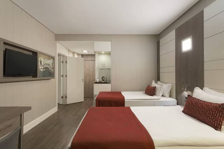 Ramada Encore Bayrampasa | Queen Room | Historic - İstanbul