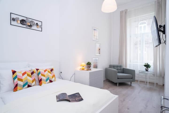 New, Stylish And Super Central - Budapest