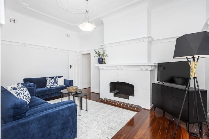 Chic Semi-detached 2-bed Home With Outdoor Dining - Ascot