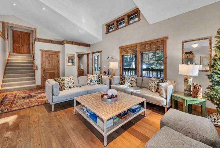 Cozy Tahoe Getaway | Walk To Lake + Quiet Deck - Carnelian Bay, CA
