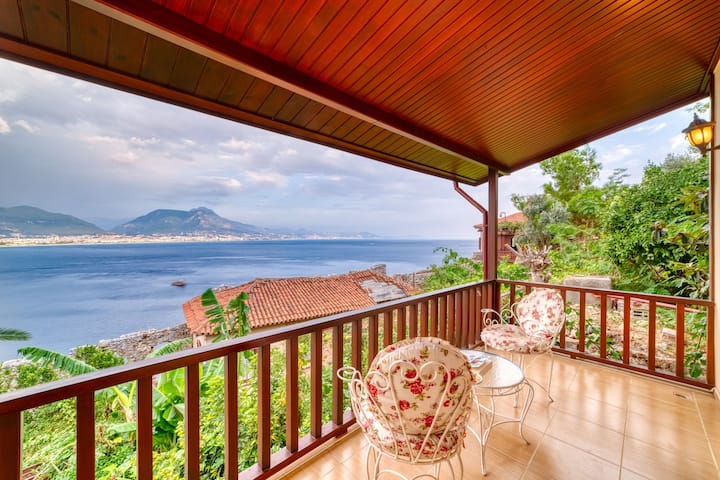 Panoramic Mediterranean View Villa In Tophane - Alanya