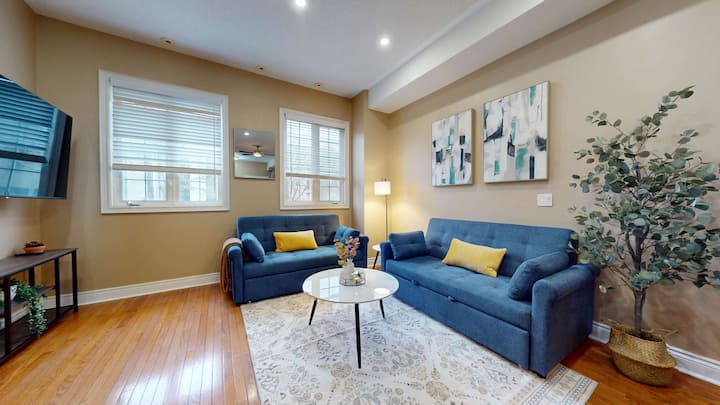 Modern & Spacious Midtown Toronto Family Home - Toronto