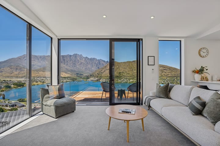 Elevated Queenstown Scenic Retreat | Spa - Queenstown