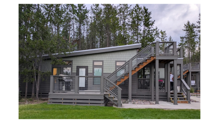Deluxe Cabin Sky Deck - West Glacier, MT