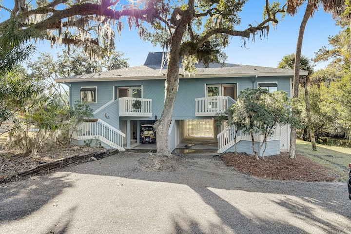 Dog-friendly Getaway With Balcony & W/d - Edisto Beach, SC