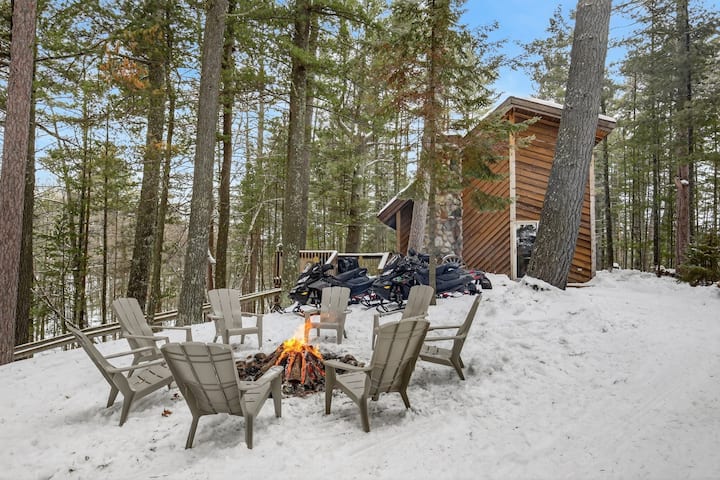 Pine  +  Peak  Cabin - Echo Lake, Dudley