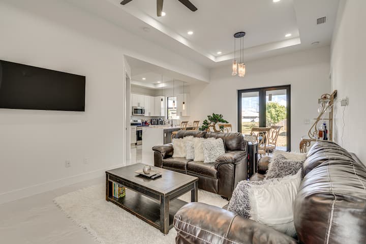 Home Gym & Sauna! Luxe Lehigh Acres Family Home - Lehigh Acres, FL