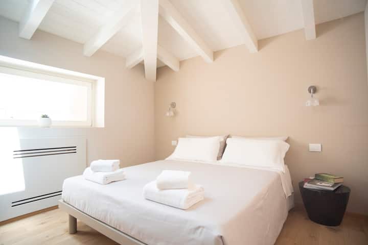 Time To Be - Canapa - Peschiera del Garda