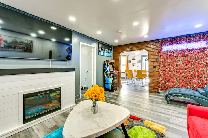 Walk To Shops, Parks & Restaurants: Teaneck Escape - Englewood, NJ