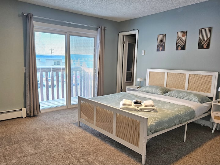 Two Level Condo Near Hospitals And Uaa - Anchorage