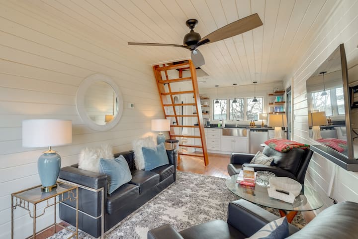 Dock & Serene Views, Lakefront Home In Chappells - Lake Greenwood, SC