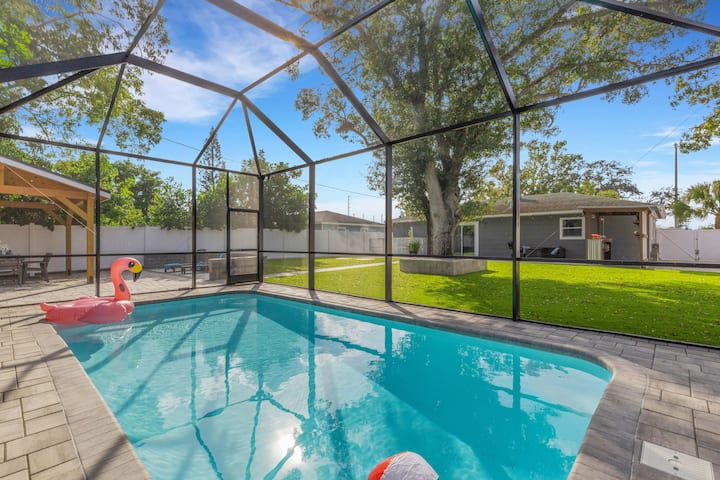 Gorgeous 2br Clearwater Home With Heated Pool! - Clearwater