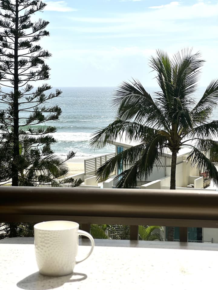 Beachfront Ocean View - Free Park- Steps From Sand - Surfers Paradise