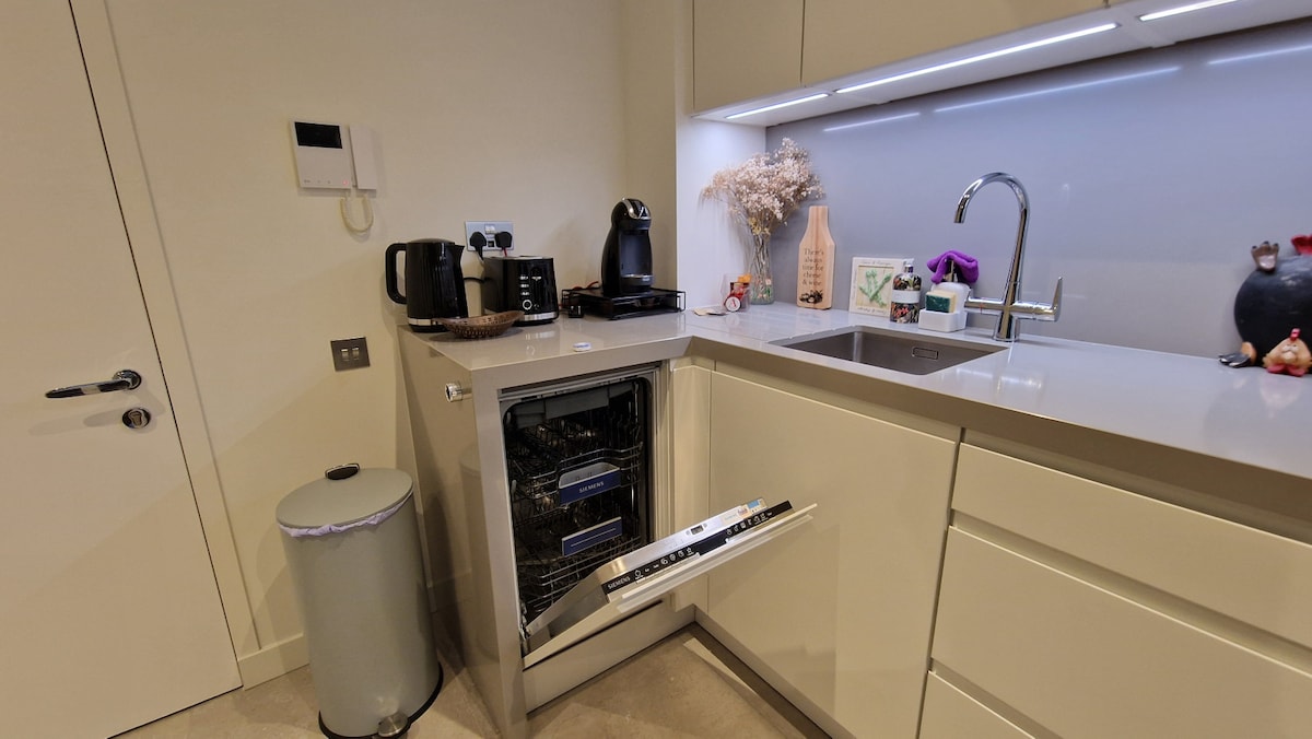 Dream studio getaway with pool - Flats for Rent in Gibraltar, Gibraltar ...