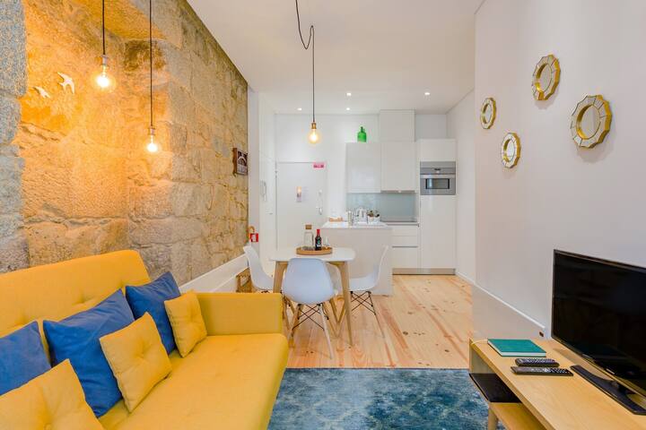 Stone & Light Apartment By Host Wise - Porto