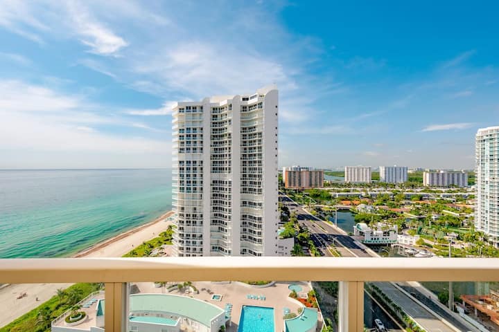 Corner Unit, Ocean Views! Luxury Condo, Modern! - Sunny Isles Beach, FL