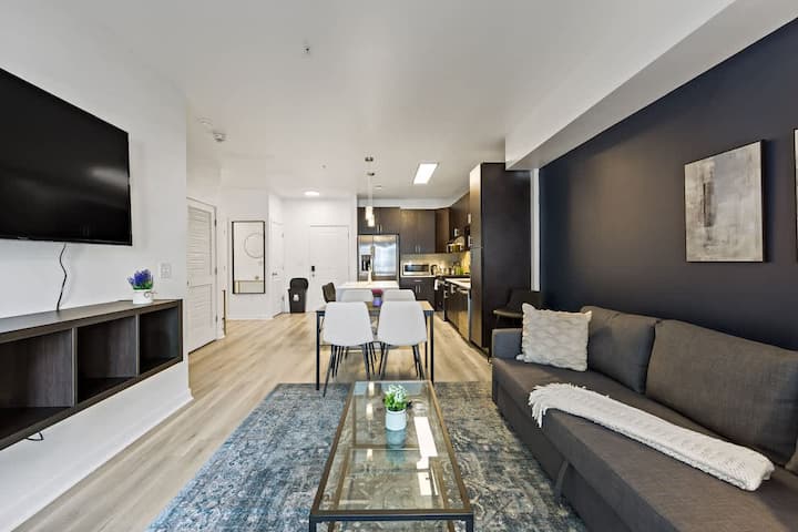 Midtown Gem Steps To Uptown & Queens University! - Charlotte, NC