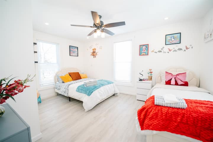 Spacious 5br Luxury Home Near Metro With Parking. - Washington, D.C.