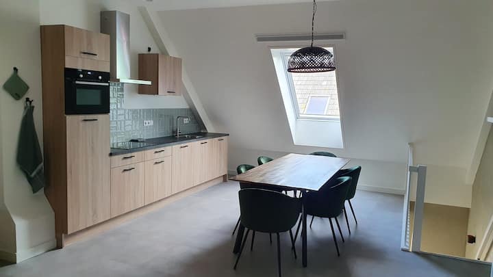Accommodation 3: 4-6 Person Apartment - Leiden