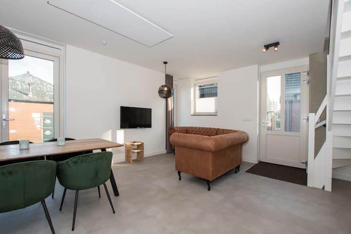 Accommodation 5: 6 Person Apartment - Leiden