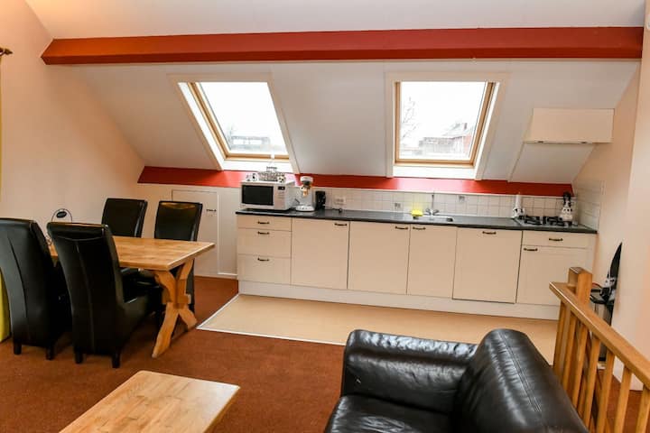 Accommodation 6: 4-person Apartment - Leiden