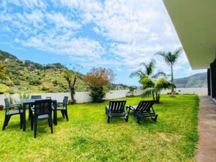Sal E Pimenta House - A Wellbeing Retreat - Machico