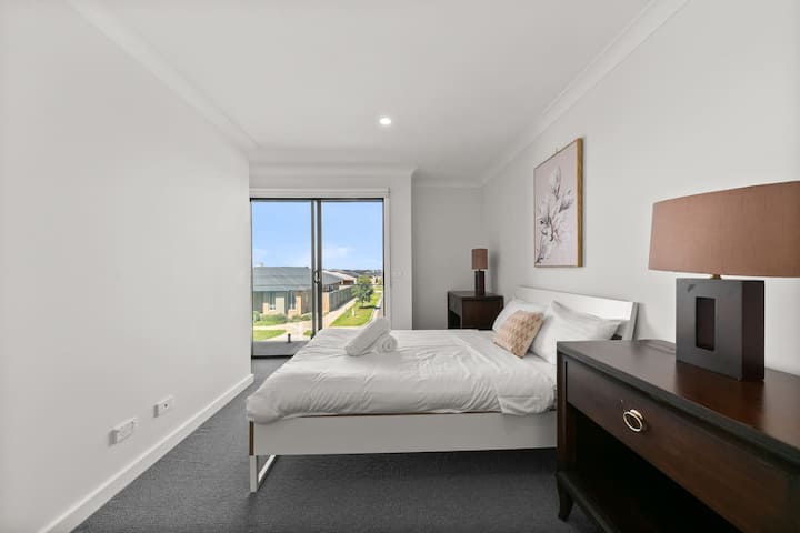 20%off Monthly 4b Family Getaway Wgarage - Werribee