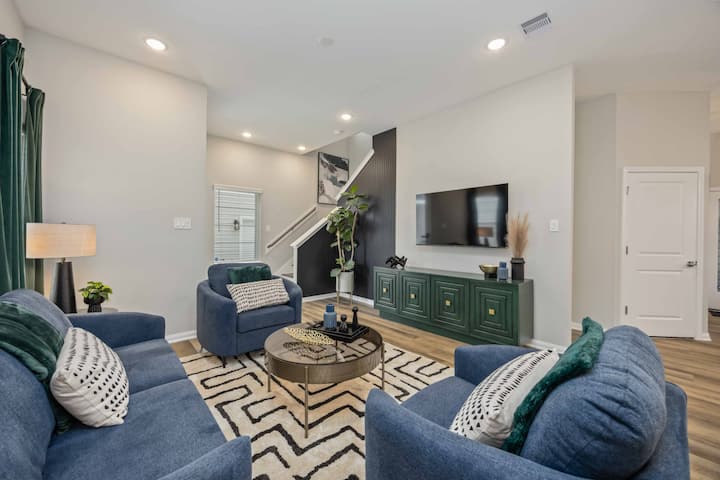 The Polished Stay | Comfort Meets Style - Houston, TX