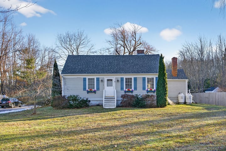 Walk To Downtown! 1 Mile To Beach! - Kennebunk, ME