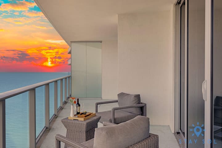 Amazing Apt W/beautiful View Balcony + Pool + Gym - Hollywood, FL