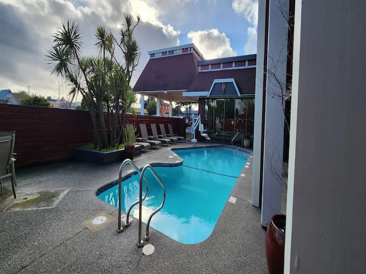 2 Units | 5-minute Walk From Bay In 2 Queen Rooms - Eureka, CA