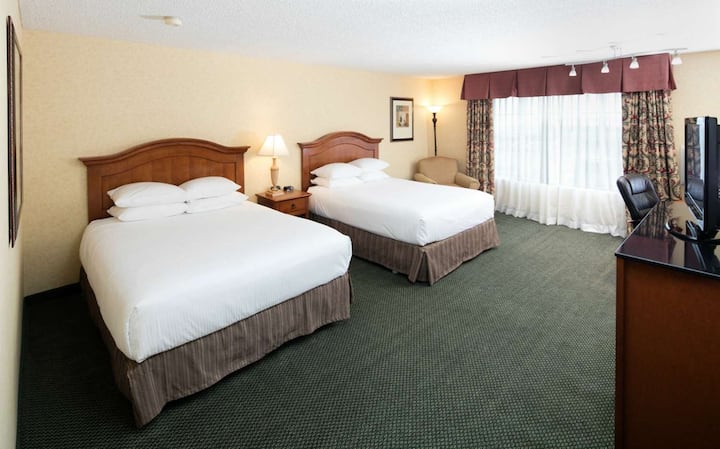 4 Eco-friendly Rooms Near Sequoia Park Zoo - Eureka, CA