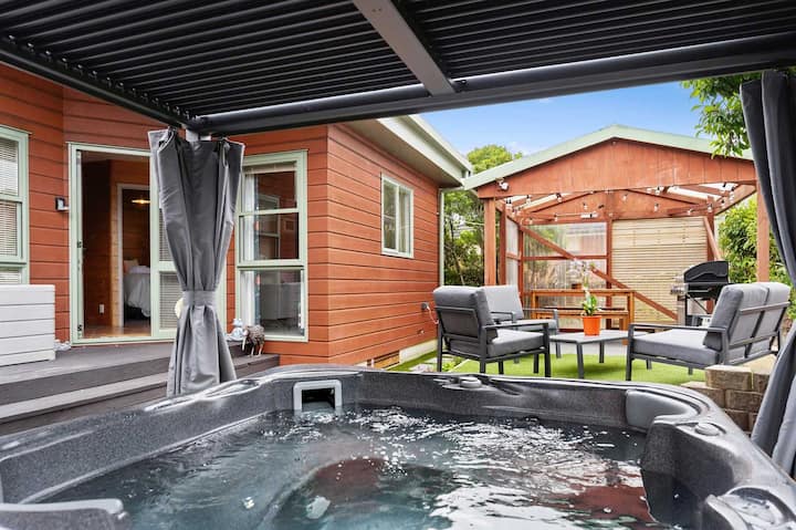 Cedar View - Close To Skyline & Zorb With Spa Pool - 羅托路亞