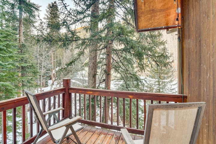 Scenic Creekside Retreat! Rocky Mountain Cabin - Georgetown, CO
