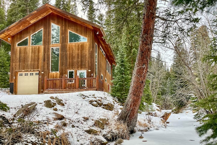 Scenic Creekside Retreat! Rocky Mountain Cabin - Georgetown, CO