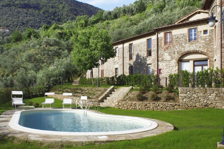 Il Castagno | Wifi, Terrace, Ac & Shared Pool - Camaiore