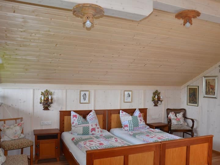 Ferienwohnung Hochries, Dachgeschoss, 48 Qm - Bad Feilnbach