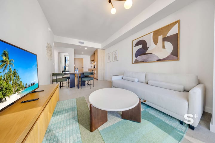 Modern And Cozy Condo | Rooftop Pool & Gym - Miami