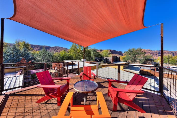 New Listing! Paradox #3 | Downtown Moab Basecamp - Moab, UT