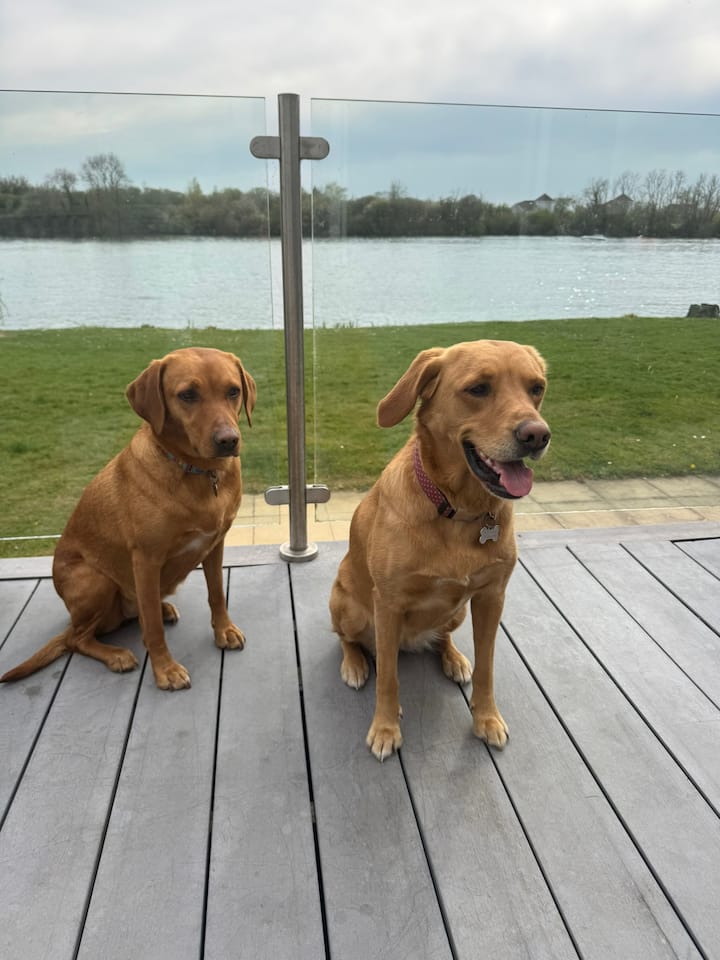 New Dog-friendly Lakefront Stay W/ Scenic Views - Cirencester