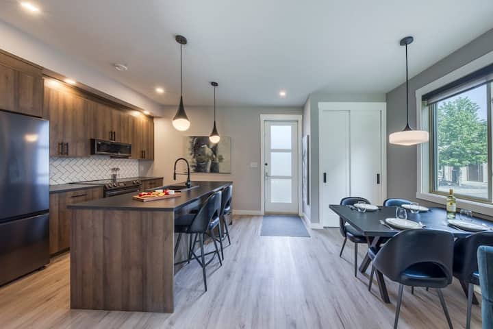 Bighorn Meadows Resort 2 Bedroom Townhome - Radium Hot Springs