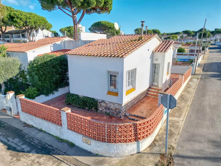 Miravette: Maison Chaleureuse à L’escala, Près Du - L'Escala