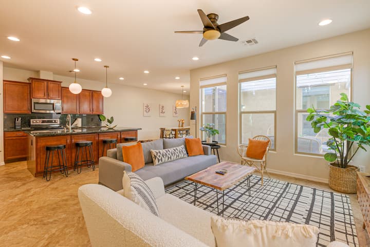 Superb 2br | Pool | Patio | Garage Parking | W/d - Glendale, AZ