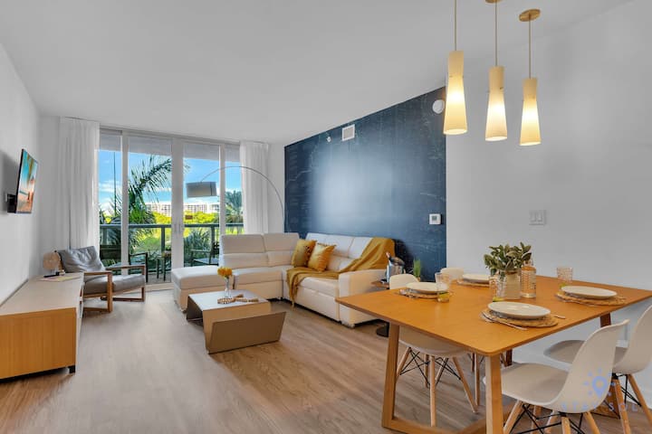 Spectacular Near Beach - 2 Br Apartment - Hallandale Beach, FL