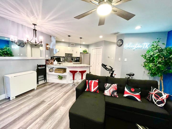2 Bd/2 Ba 2 Mi Att Stadium, 6 Flags, Tx Rangers Mt - Arlington, TX